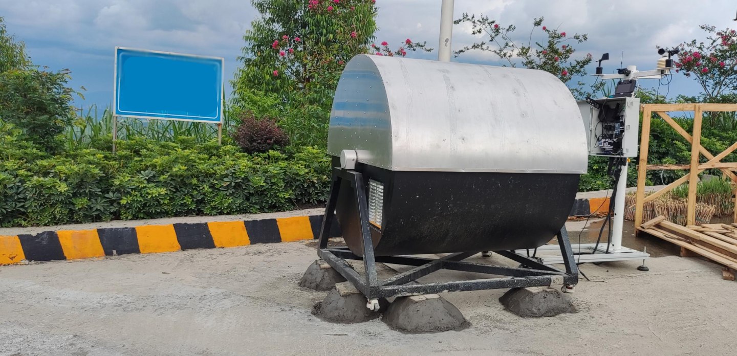 D135 drone dock works with DJI M300 for mining - HEISHA robot charging ...