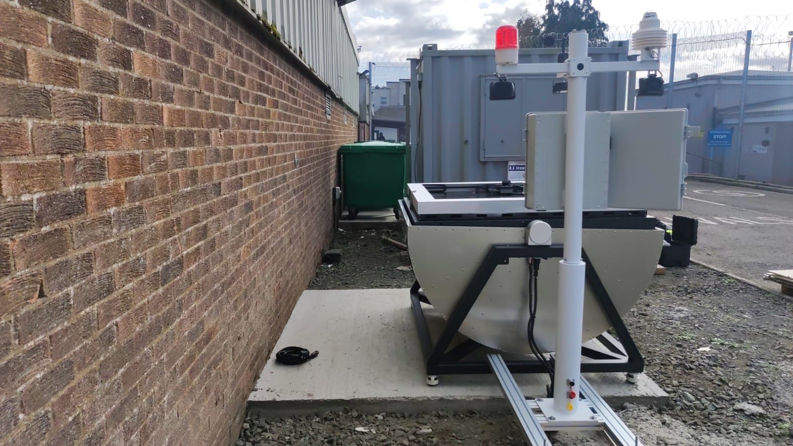 D135 drone dock for security and surveillance in the UK - HEISHA robot ...