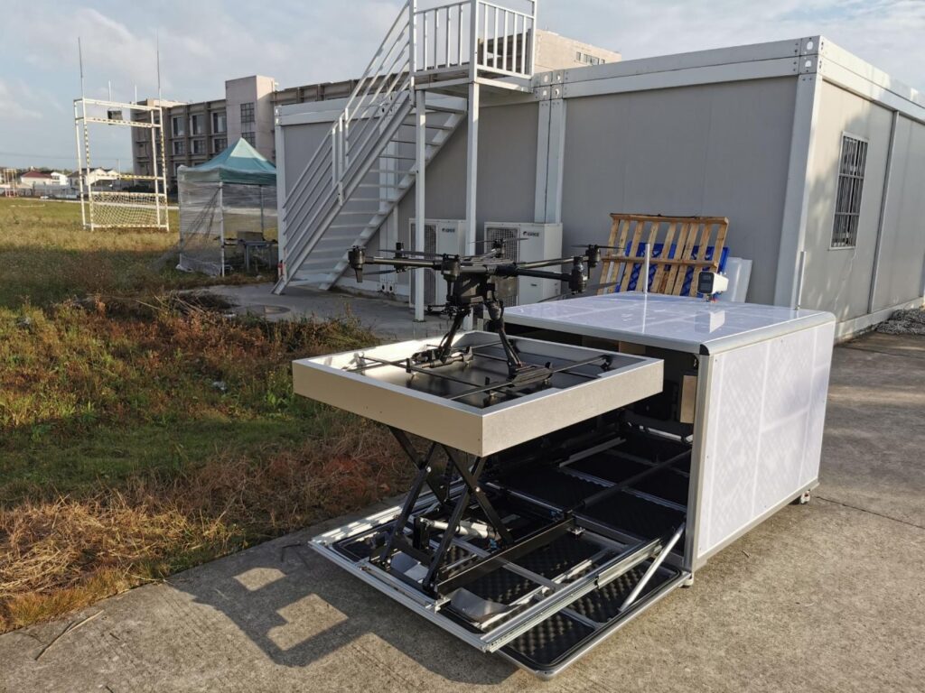 HEISHA robot charging dock R80s works with Yuneec drone for a smart ...